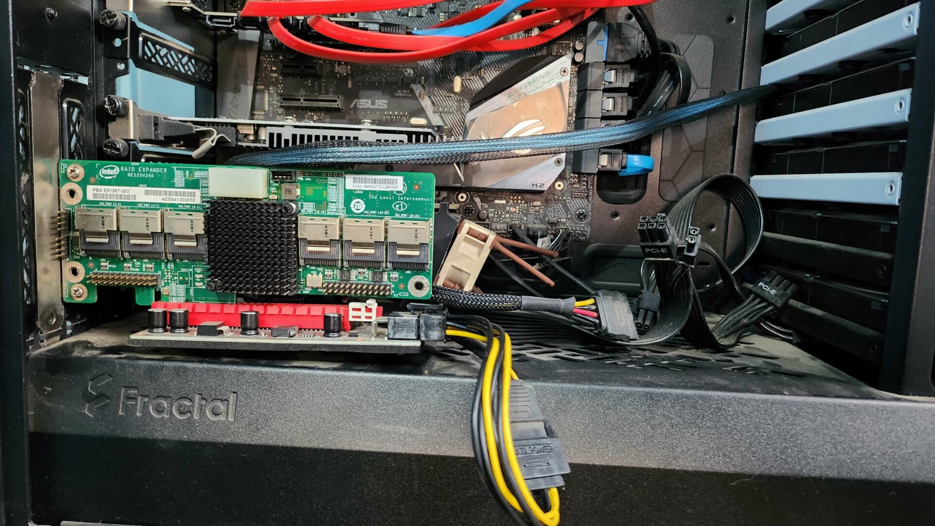 How to use a SAS expander without a motherboard? - The Techtellectual